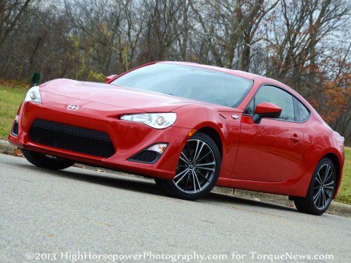 A review of the 2013 Scion FR-S: daily driving Japan's award winning ...